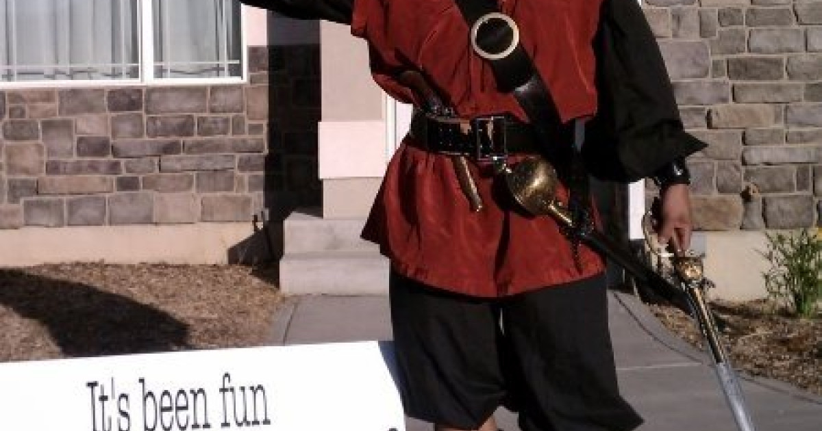 Πατέρας μεταμφιέζεται κάθε πρωί για να χαιρετίσει το γιο του στο σχολικό!