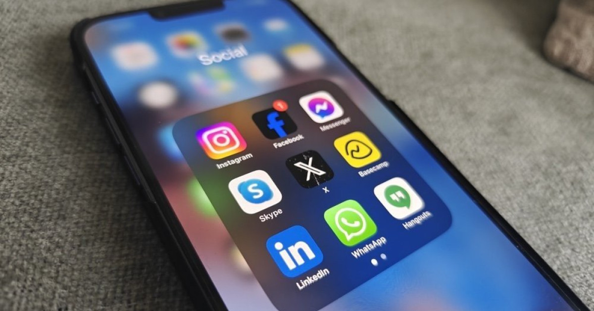 Почему внезапно изменились цвета значка Facebook? - nachedeucom